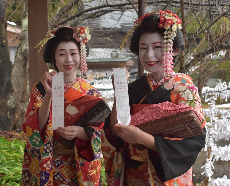 In Photos: North Japan geisha, apprentices offer prayers in 1st shrine ...