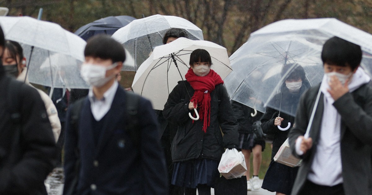 Unified univ. entrance exams begin across Japan as no. of test-takers ...