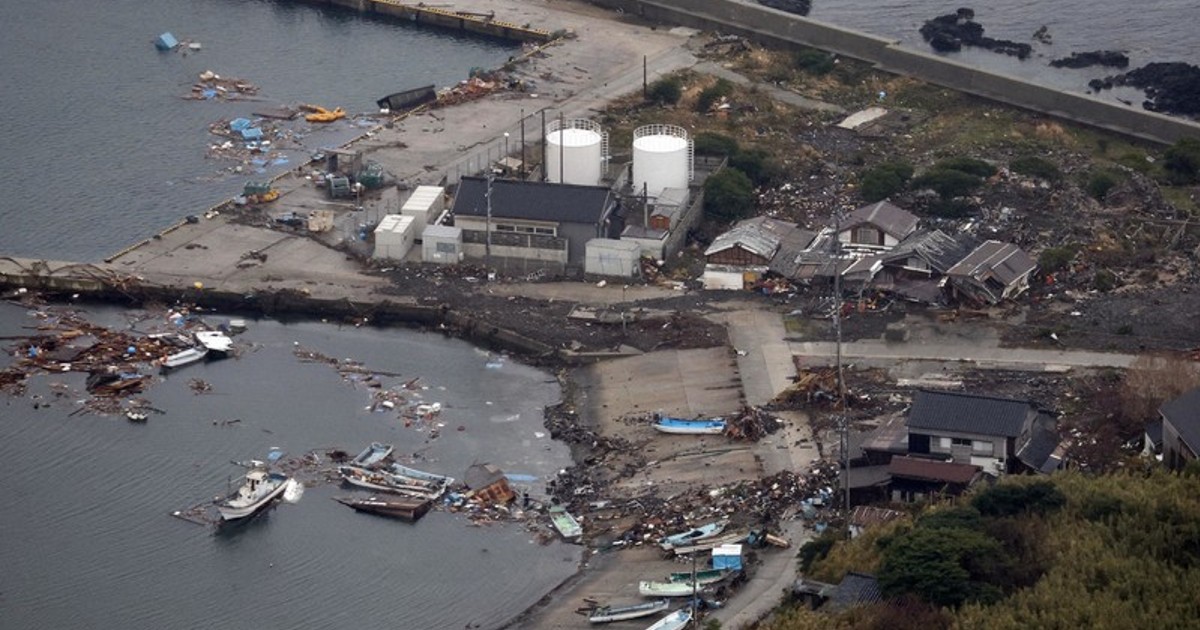 In Photos: 3 rescued from island 50 km off Japan peninsula 2 weeks ...