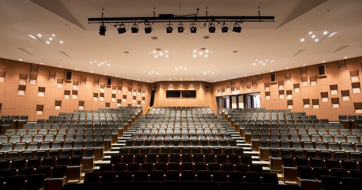 Retro Japan in Photos: Saitama Hall rebuilt in 1966 - The Mainichi