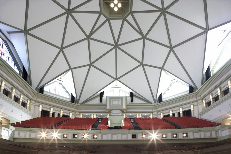 Retro Japan: Vintage lecture hall ceiling lends Tokyo univ. stunning ...