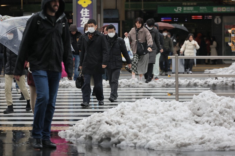 In Photos: Snow removal work continues in Tokyo - The Mainichi