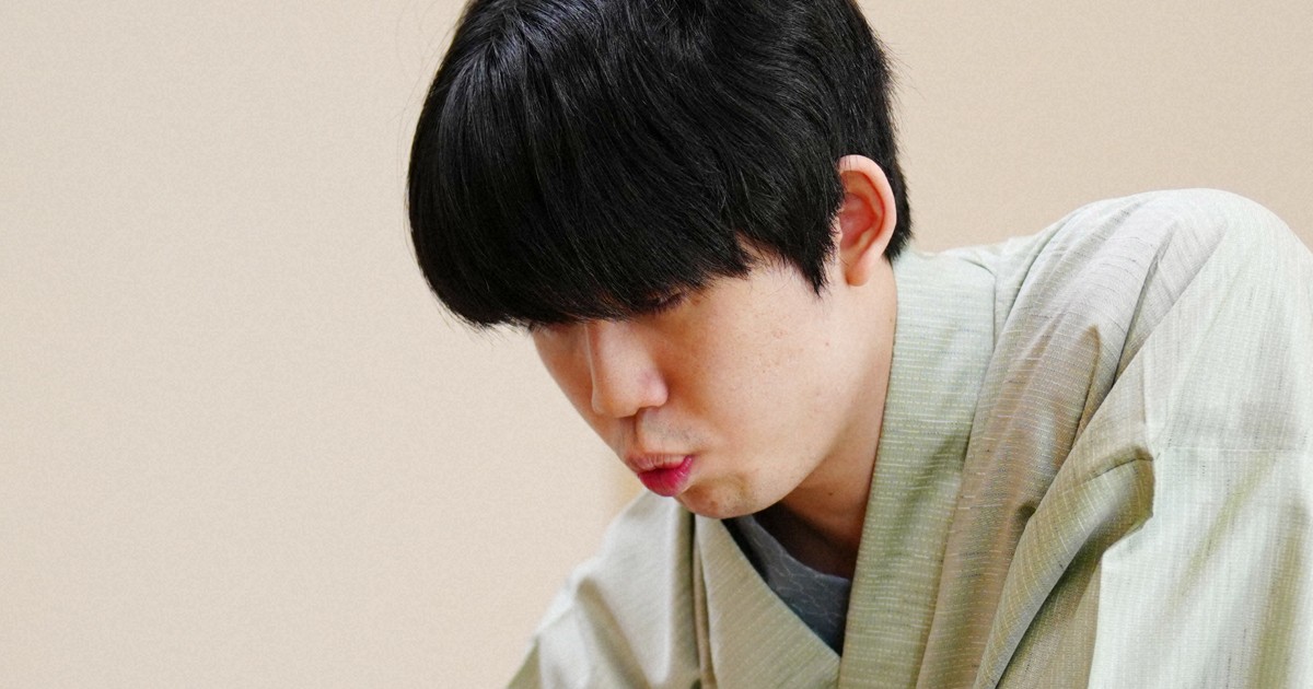 Japan shogi champ Fujii defends Osho title for 20th straight crown ...