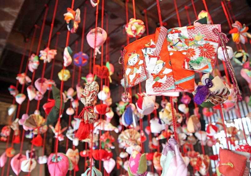 Easy Japanese news in translation: Hanging hina dolls in Saitama ...