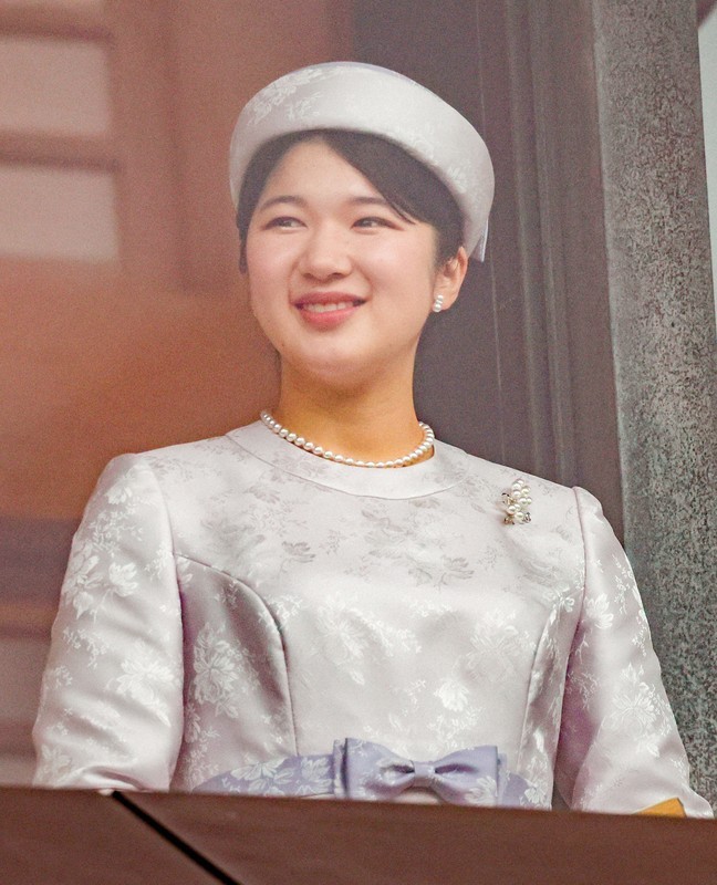 In Photos: Japan's imperial family members greet general public on ...