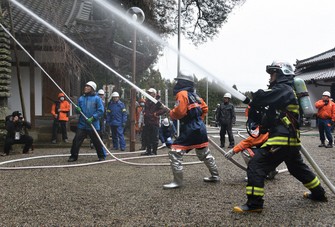 Foreign firefighting volunteers increasing in east Japan prefecture ...