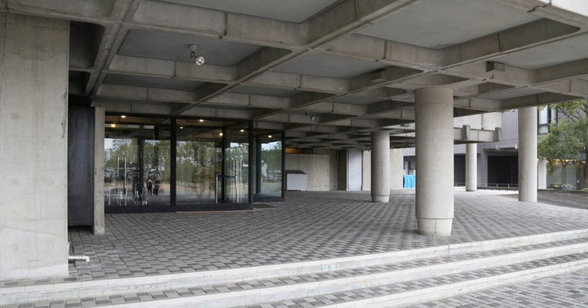 Retro Japan in Photos: Near-futuristic building of Saga Prefectural ...