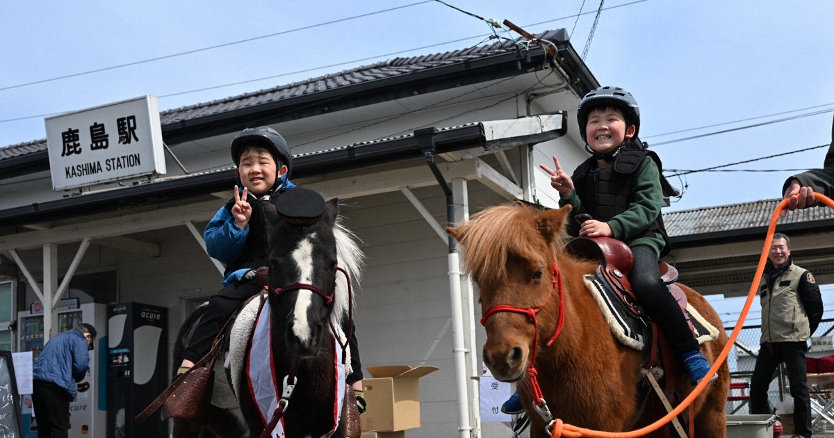 Coco the pony made stationmaster for a day in Japan city with strong ...