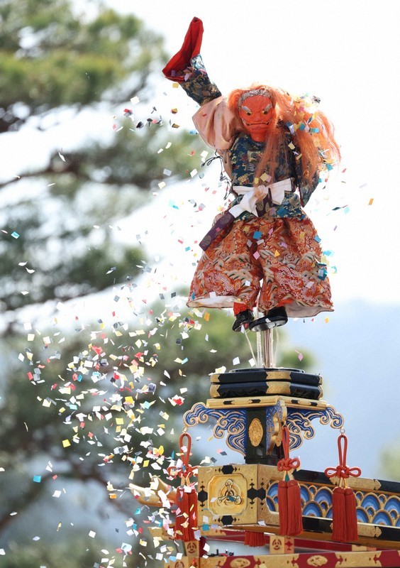 In Photos: Showy floats in Japan's Spring Takayama Festival mesmerize ...