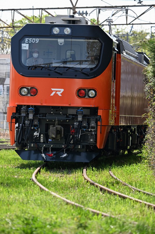 鉄道車両紀行：地震に負けず台湾へ 東芝が製造中「E500」 | 毎日新聞
