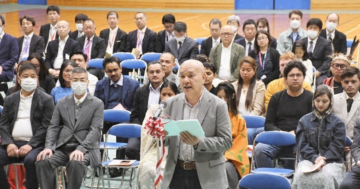 Students with diverse backgrounds welcomed to new Osaka Pref. night ...