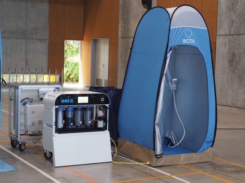 水98％再利用可能な仮設シャワー 災害時のインフラとして注目 [写真特集1/6] | 毎日新聞