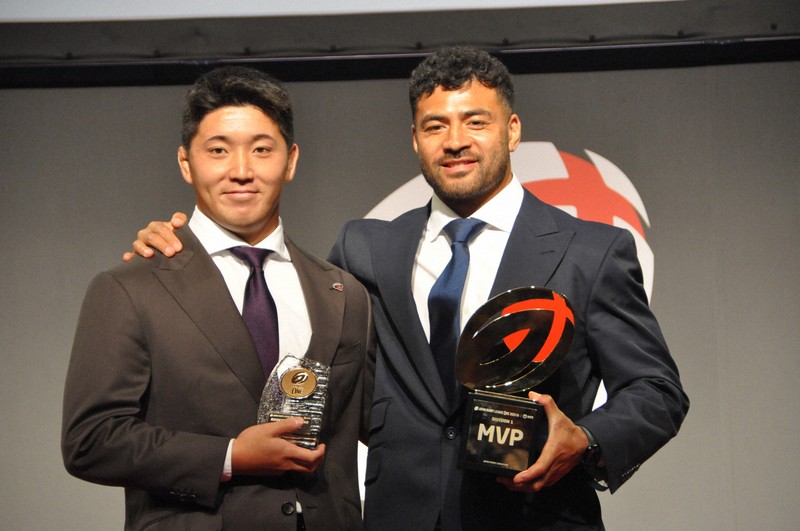 「自分がうれしいよりも…」 MVPモウンガが仲間に伝えた言葉 | 毎日新聞