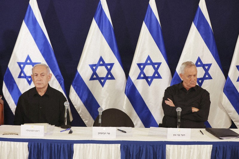 Netanyahu's top rival left Israel's war Cabinet. How does that affect ...
