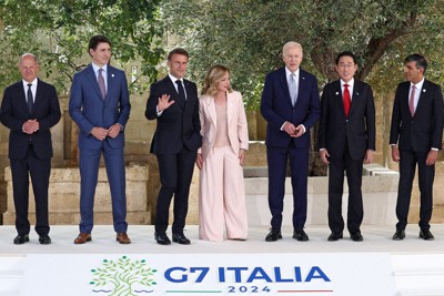 G7、ロシア凍結資産の活用で合意 ウクライナに500億ドル支援 | 毎日新聞