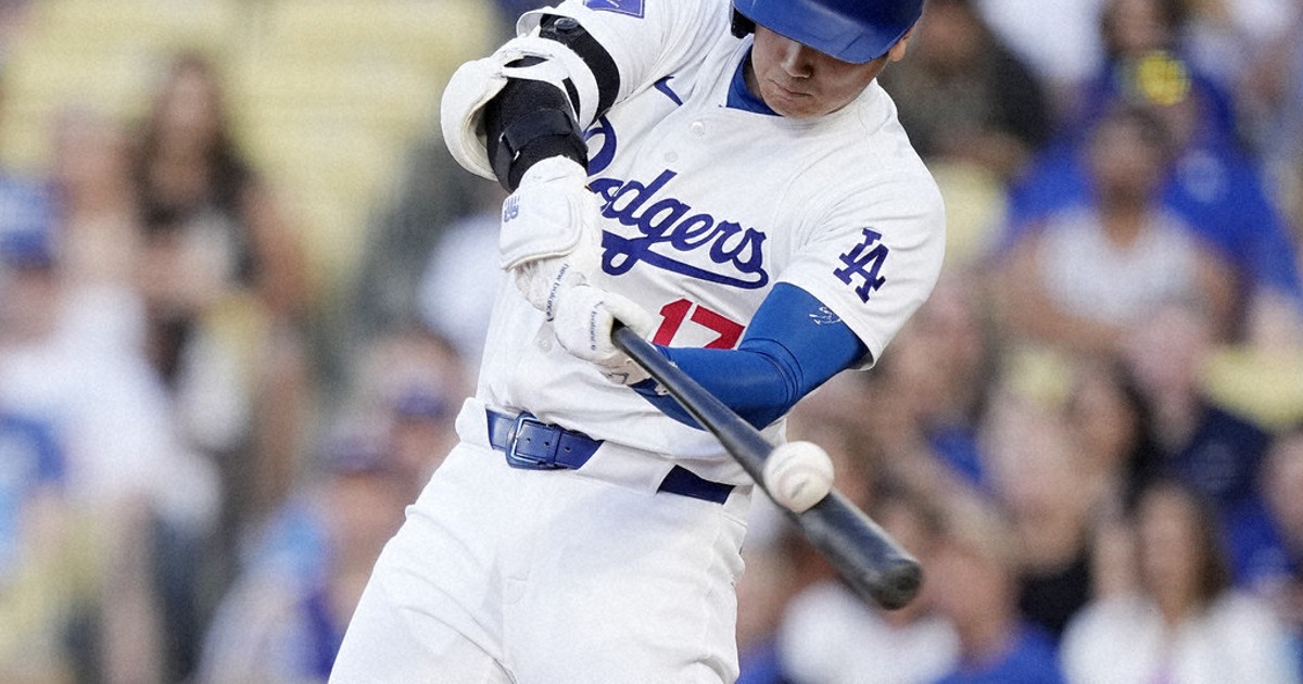 Freeman's 2-out RBI single in 8th inning lifts Dodgers past Royals 4-3 ...