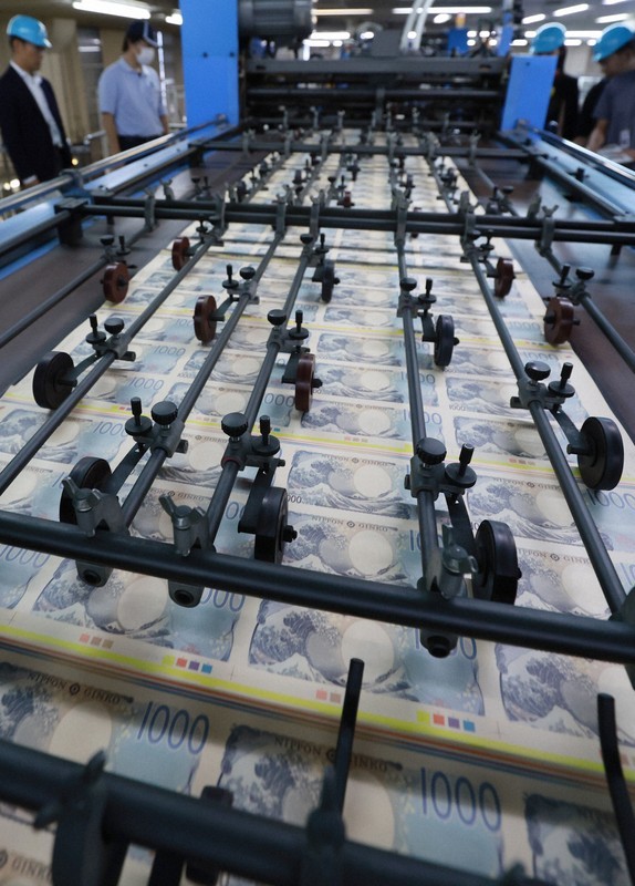 In Photos: Japan's 1st new banknotes in 20 years readied at national ...