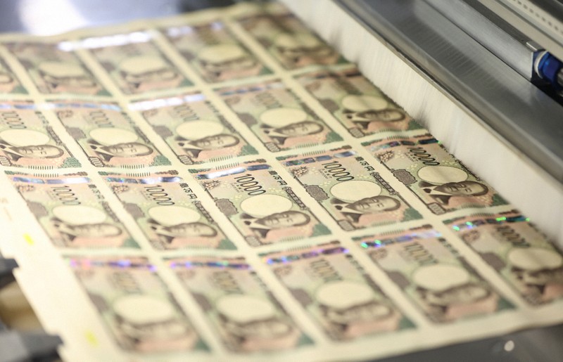 Japan's new high-tech banknotes aim to prevent currency counterfeiting ...