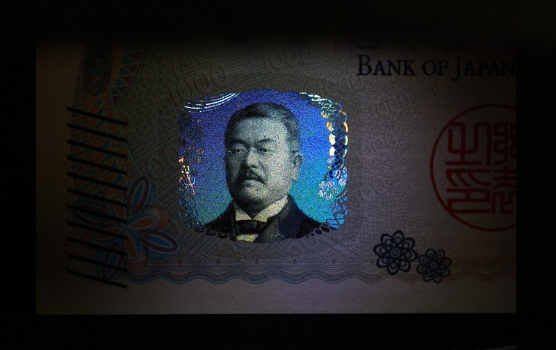 Japan's new high-tech banknotes aim to prevent currency counterfeiting ...
