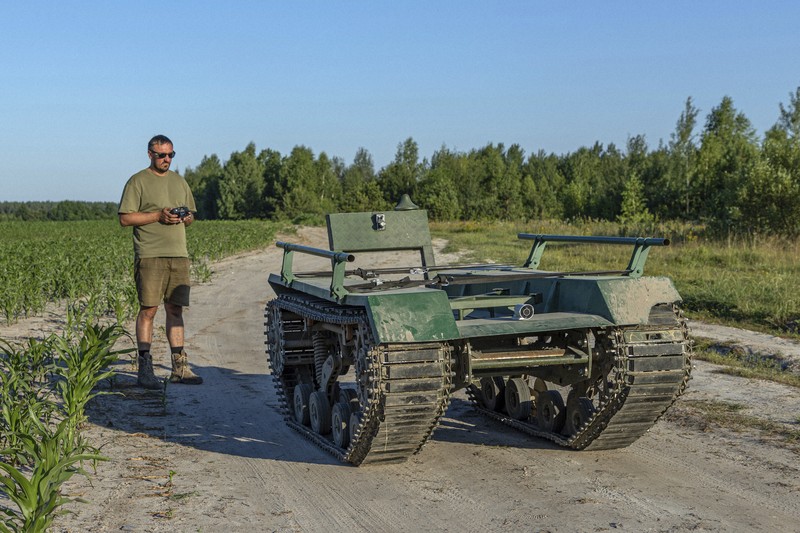 From basement to battlefield: Ukrainian startups create low-cost robots ...