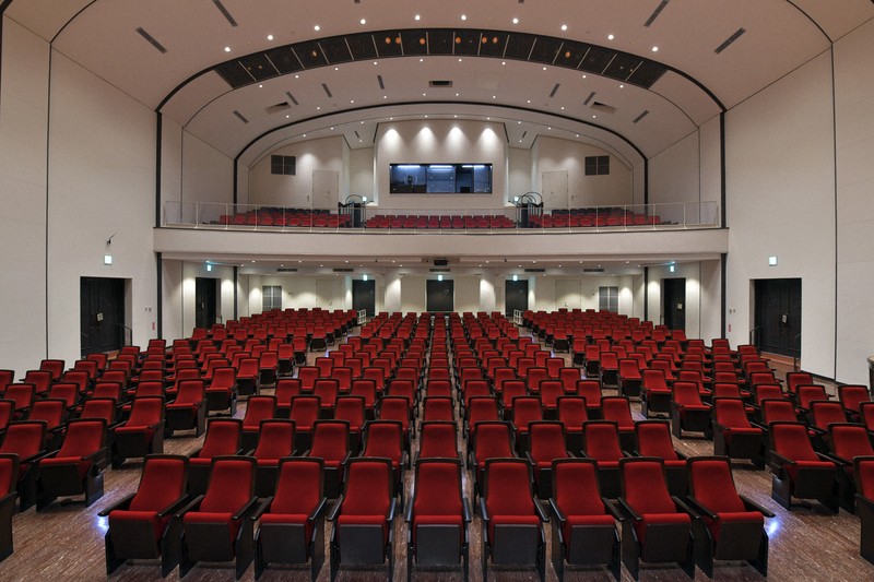 Retro Japan: Beppu Public Hall, built in 1928, retains balcony seating ...