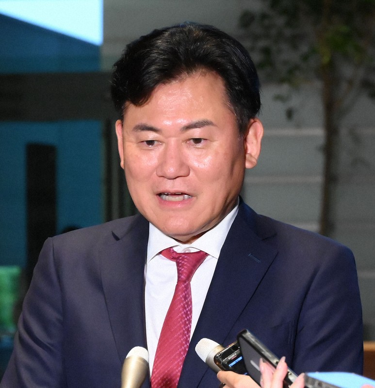 Business leaders weigh in on Uniqlo chief's 'Japanese people may perish ...