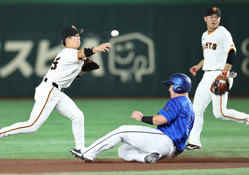 セ・リーグCS第2戦 巨人vsDeNA [写真特集1/21] | 毎日新聞