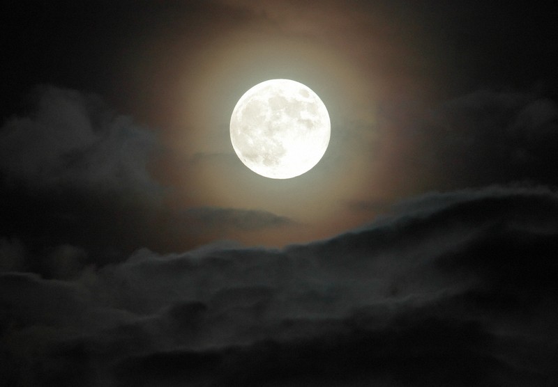 In Photos: Brightest supermoon of year observed from Japan - The Mainichi