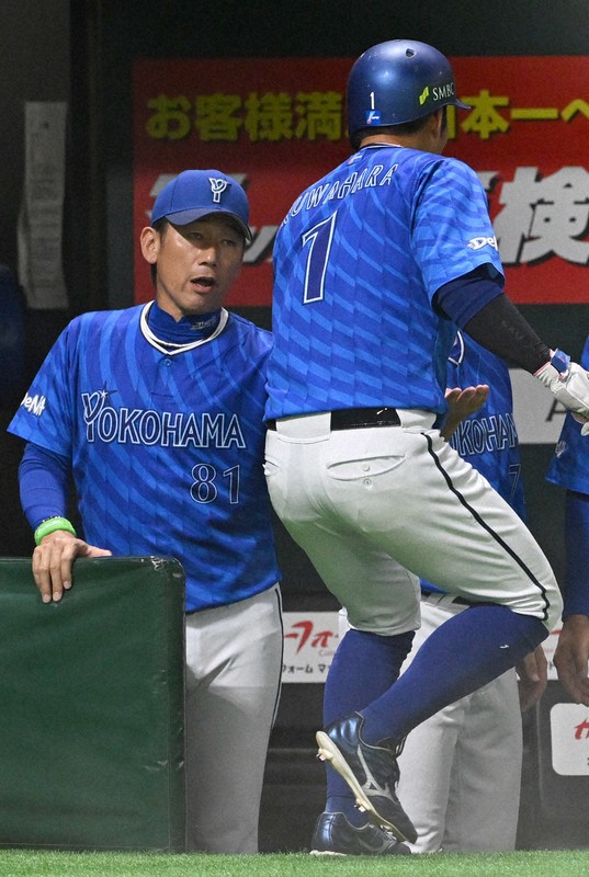日本シリーズ第3戦 ソフトバンクvsDeNA [写真特集17/23] | 毎日新聞