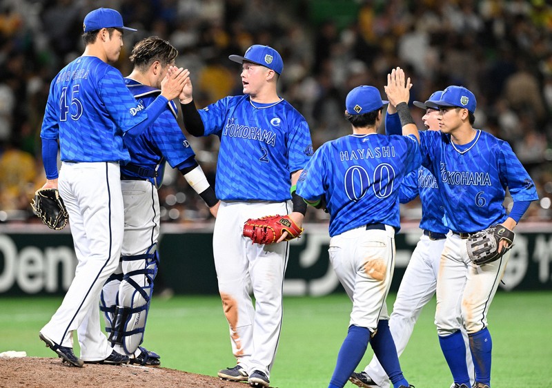 日本シリーズ第3戦 ソフトバンクvsDeNA [写真特集19/23] | 毎日新聞