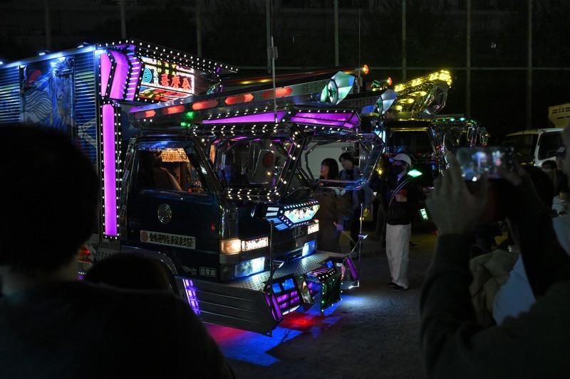 In Photos: Colorful 'dekotora' trucks light up Tokyo Bon dance festival - The Mainichi