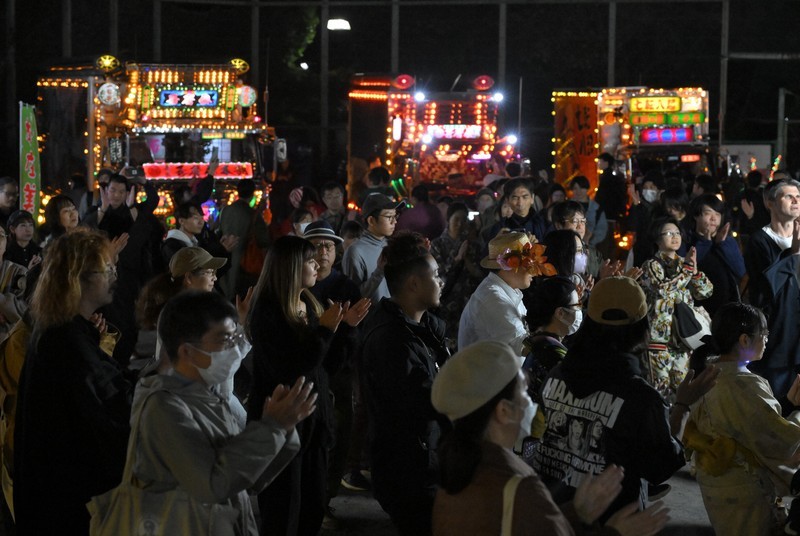 In Photos: Colorful 'dekotora' trucks light up Tokyo Bon dance festival - The Mainichi