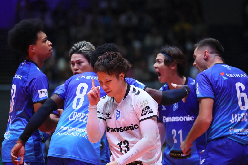 バレーボールSVリーグ 大阪ブルテオン－ジェイテクト [写真特集1/29] | 毎日新聞