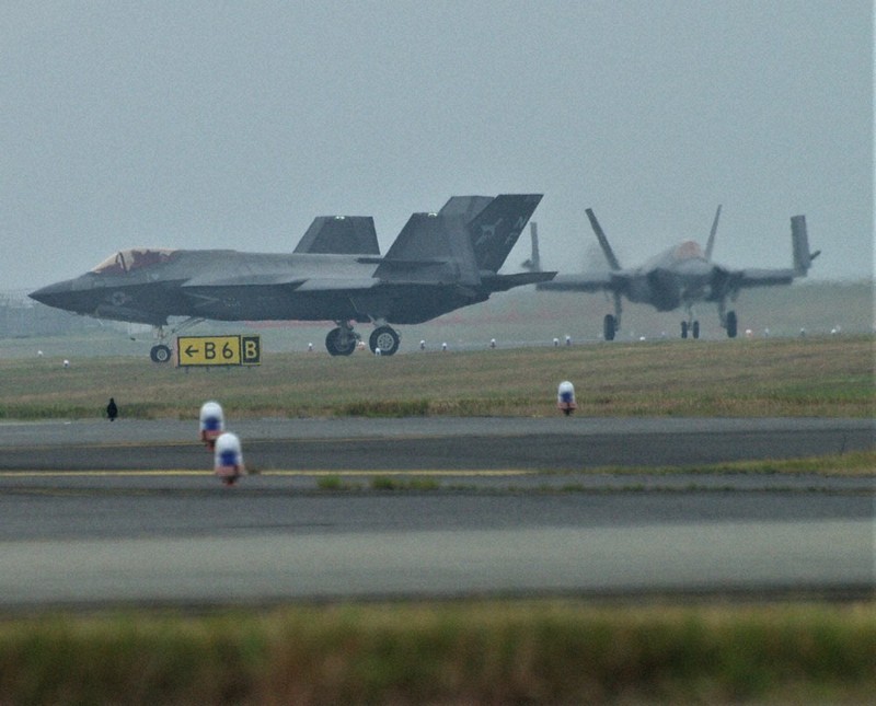 岩国基地 F35C、11機が到着 オスプレイも往来 運用本格化へ ／山口 | 毎日新聞