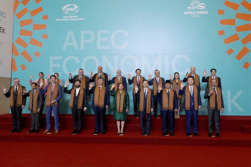 石破首相のAPEC集合写真欠席「非常に残念」 岩屋外相 [写真特集1/4] | 毎日新聞