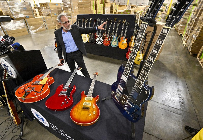 More than 3,000 fake Gibson guitars seized at Los Angeles port - The ...