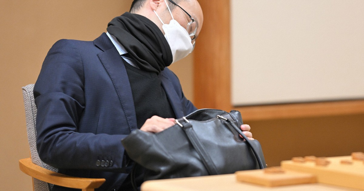 Shogi match in Tokyo reaches unusual end as player with leg pain ...