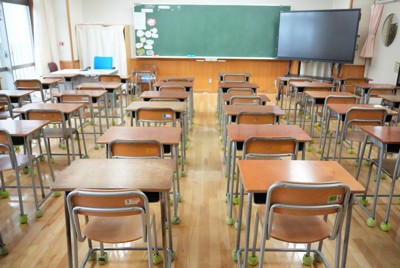 教員盗撮は「採用倍率低下と別問題」　中教審前会長の揺るがぬ持論
