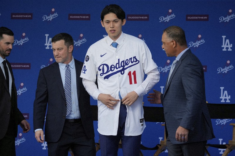 MLB: Ohtani informed the Los Angeles Dodgers they had landed prized ...