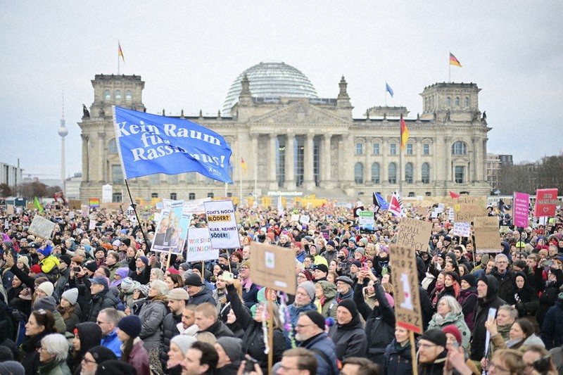 Protesters rally against German party leader who pushed migration ...