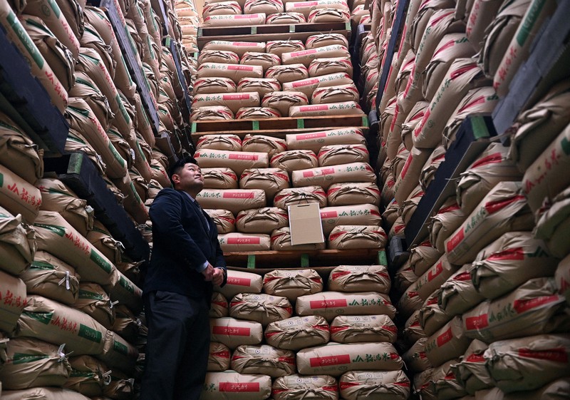 A glimpse into how Japanese gov't stores 910,000 tons of rice while ...