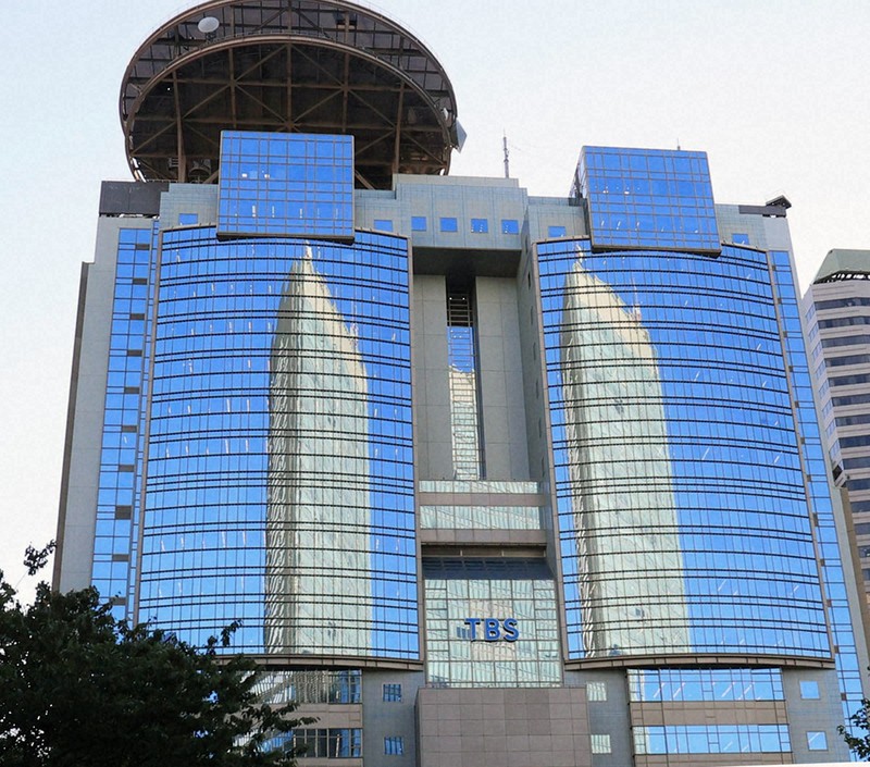 TBS 中居正広氏降板も「THE MC3」は継続 「ヒロミさん、東野さんに引き続きご出演いただく」（スポニチ） | 毎日新聞