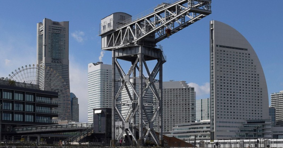 Retro Japan in Photos: Hammerhead Crane looms over Port of Yokohama ...