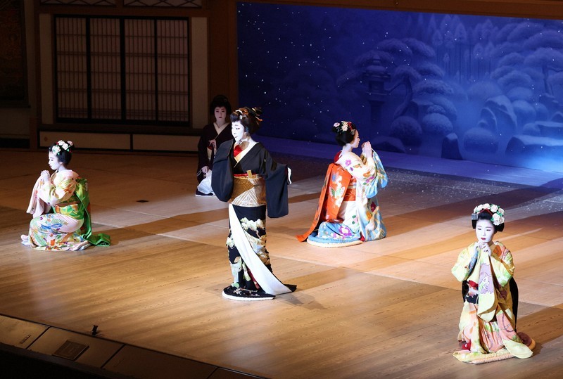In Photos: Practice held ahead of Kyoto's spring 'Miyako Odori' geisha ...