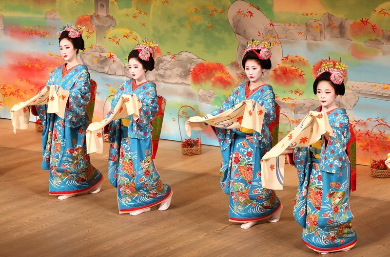 In Photos: Practice held ahead of Kyoto's spring 'Miyako Odori' geisha ...