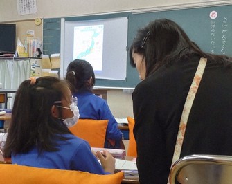 Kids with foreign roots' Japanese language, integration efforts face ...