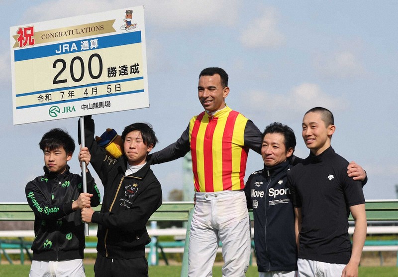 【山吹賞】ピックデムッシュ 2馬身半突き抜けた！モレイラが最速JRA通算200勝（スポニチ） | 毎日新聞