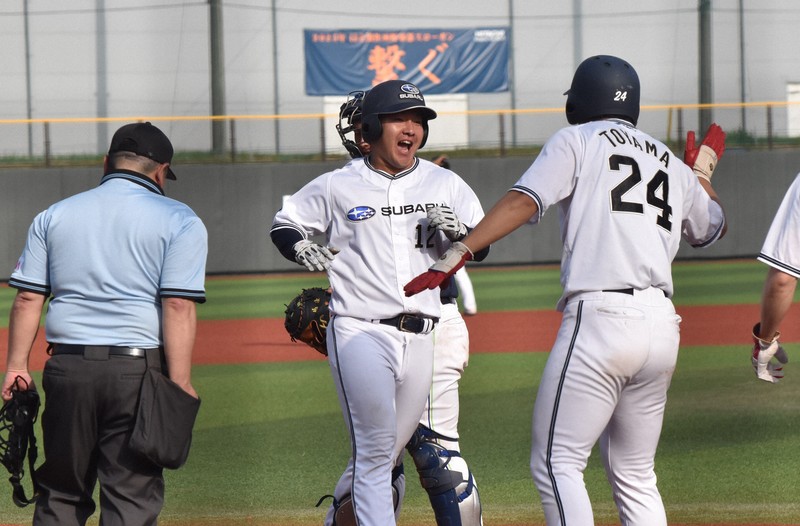 逆転3ランのSUBARU中山「会心の当たり」 JABA日立市長杯 | 毎日新聞