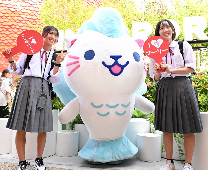 News in Easy English: Cute mascots from around the world popular at ...