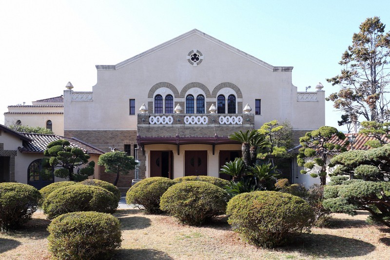 Retro Japan in Photos: Kobe College architecture designed to nurture ...